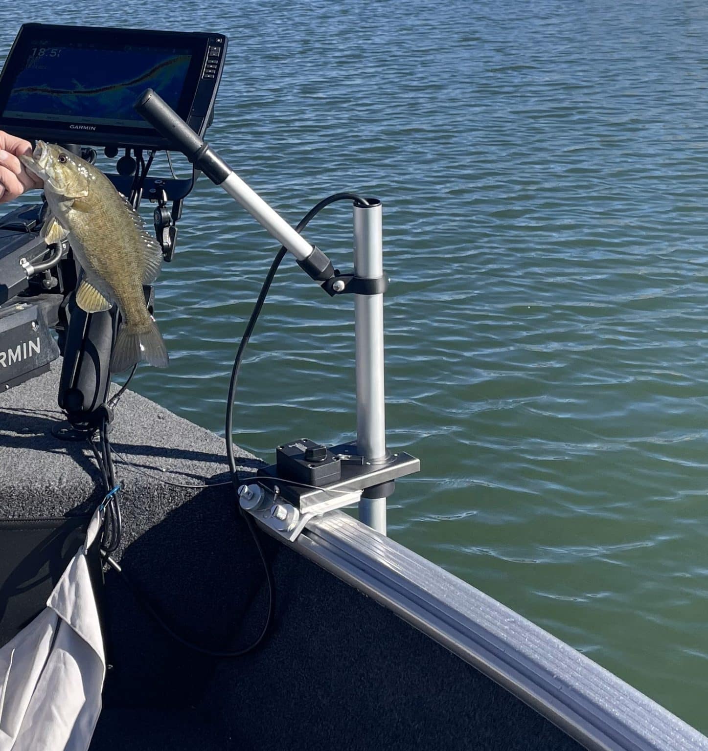Lund Boat, Sport Track Rail Mounting scanning sonars